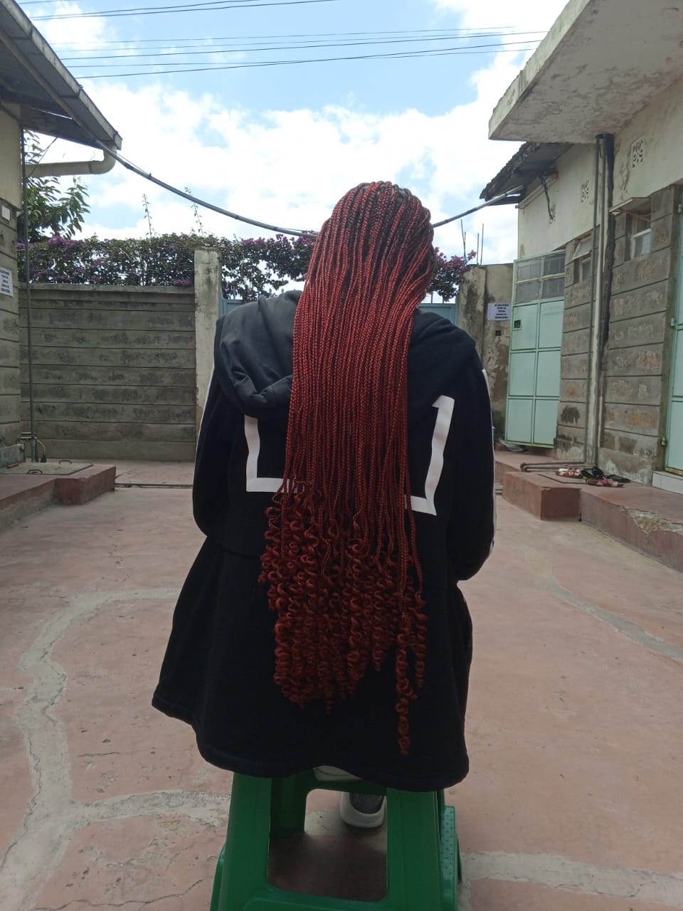 Maroon braids installation – Student Online Market